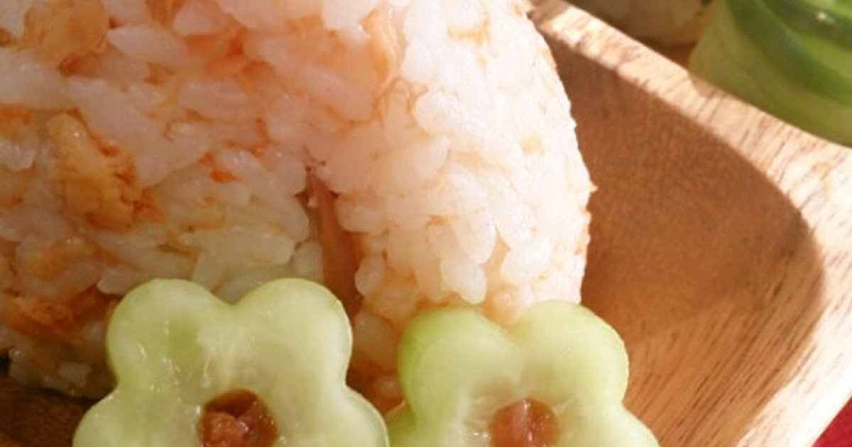 基本からアレンジまで！思わずつくりたくなる「ピンクおにぎり」のレシピ集 | クックパッド