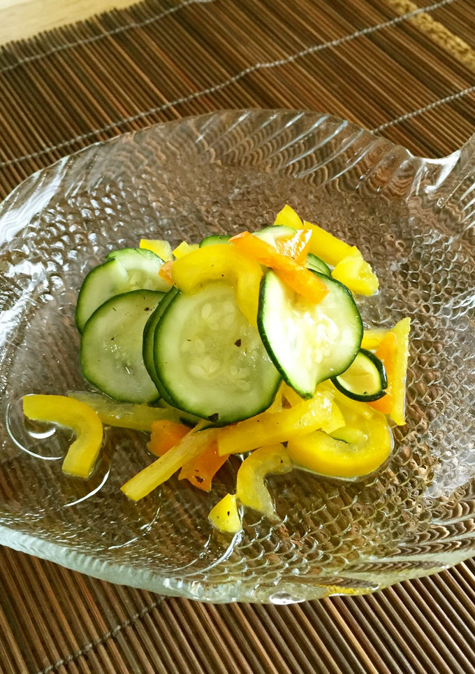 ズッキーニとパプリカの簡単カラフルマリネ by うまうまマミイ 【クックパッド】 簡単おいしいみんなのレシピが392万品