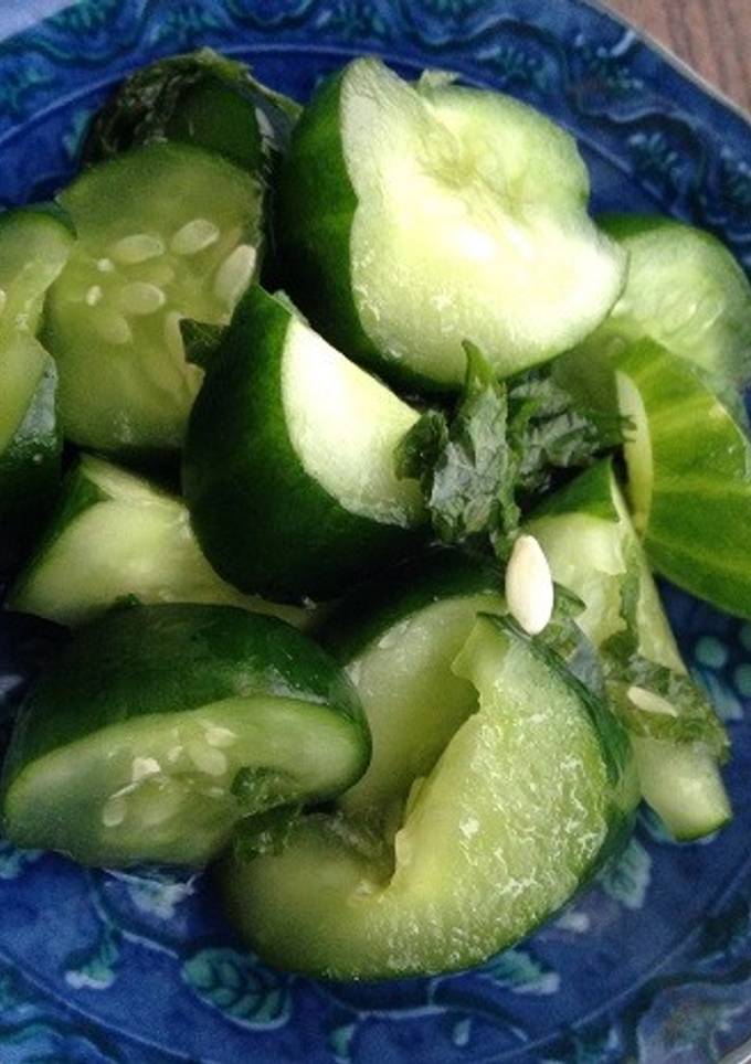 キュウリと青じその即席漬け by mmchopin 【クックパッド】 簡単おいしいみんなのレシピが392万品