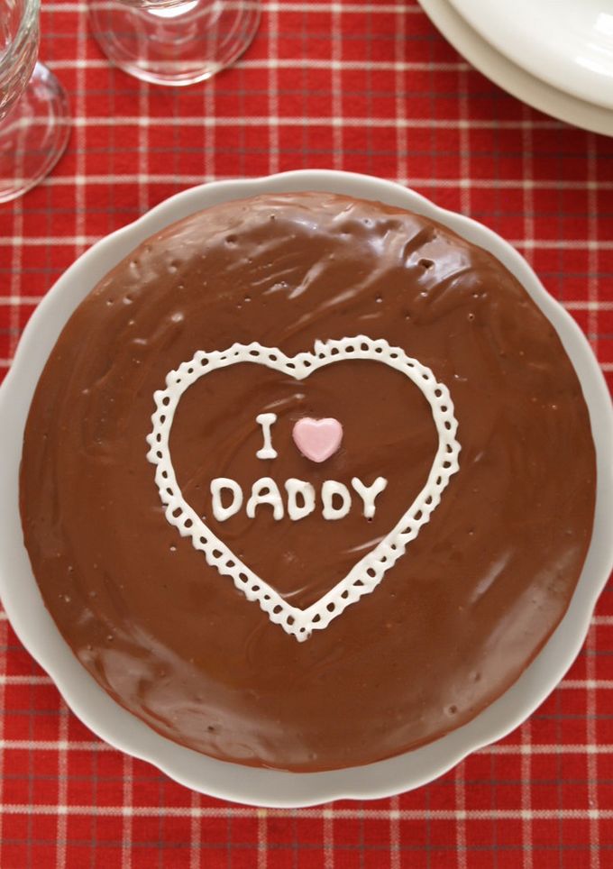 I♡Daddy チョコレートケーキ by ochikeron 【クックパッド】 簡単おいしいみんなのレシピが392万品
